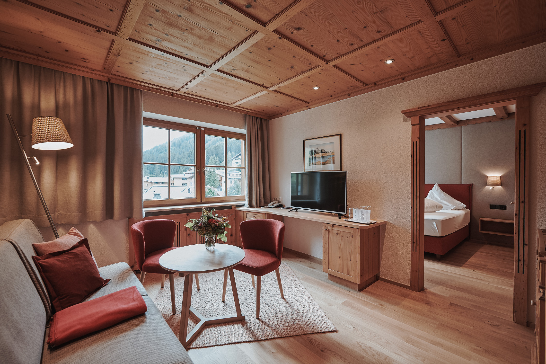 Family room with living room - Hotel Austria Lech